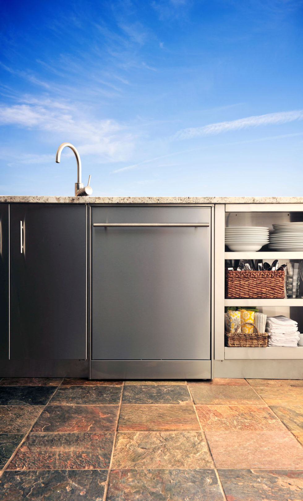 Kalamazoo Outdoor Gourmet™ outdoor dishwasher makes barbecue clean-up ...